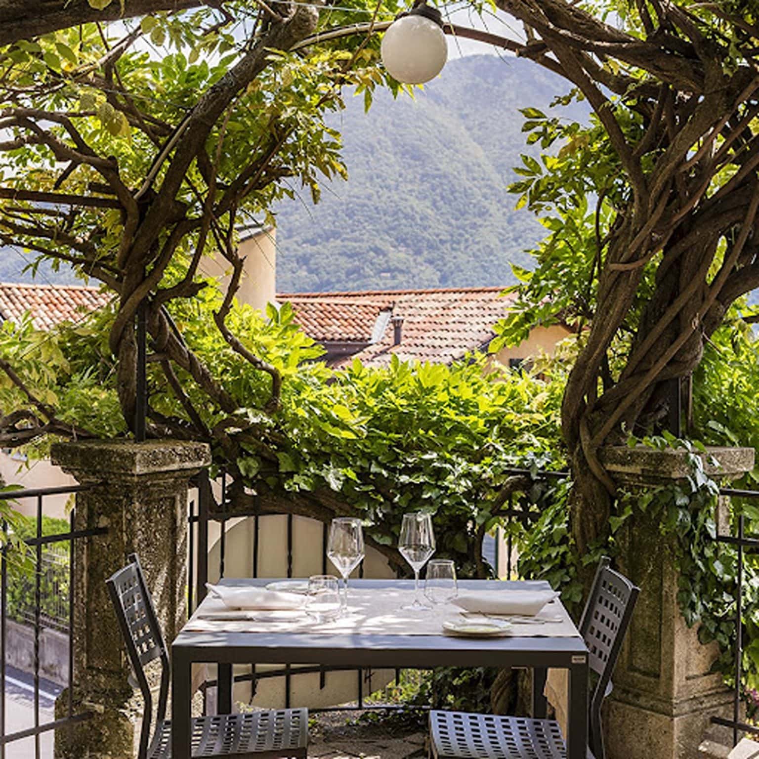 17 PLACES TO EAT LIKE A LOCAL IN LAKE COMO - Lilly Red